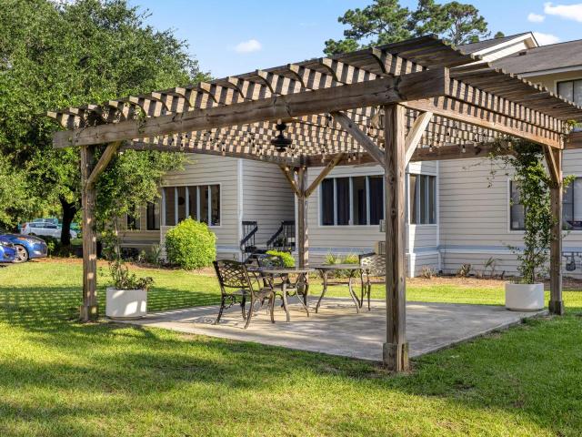 2 BR, 2 BA Apartment 2612 Dogwood Avenue Unit E 06, Savannah, GA 31404