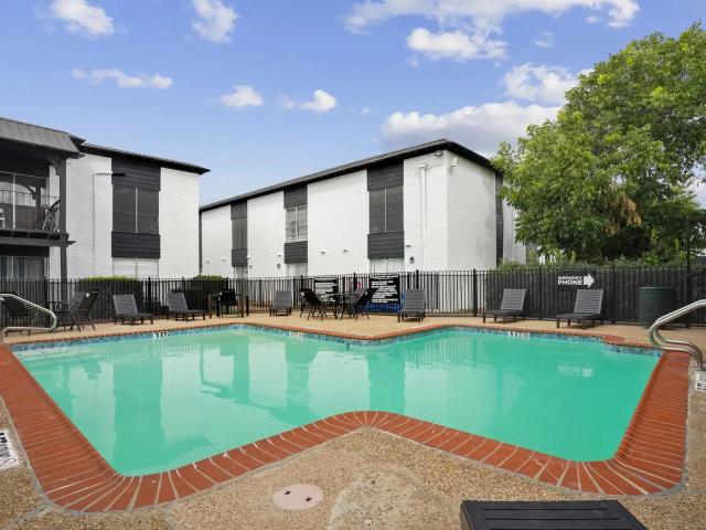 2 BR, 2 BA Apartment 2625 Community Drive Unit 2086, Dallas, TX 75220