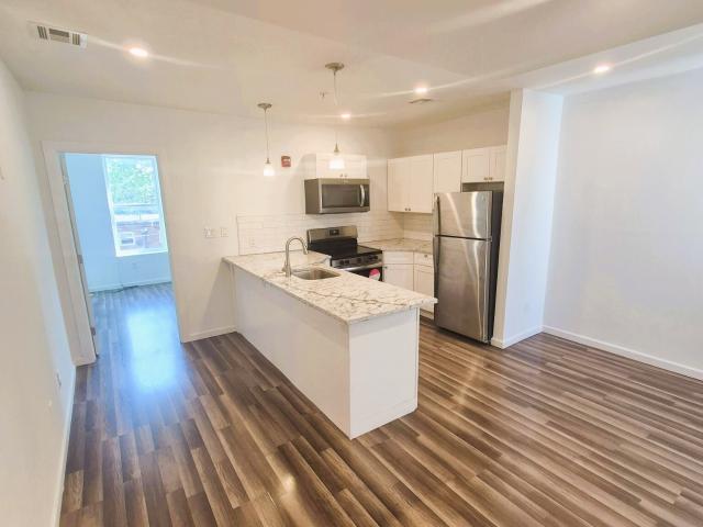 2 BR, 2 BA Apartment 2626 28 Ridge Ave, Philadelphia, PA 19121