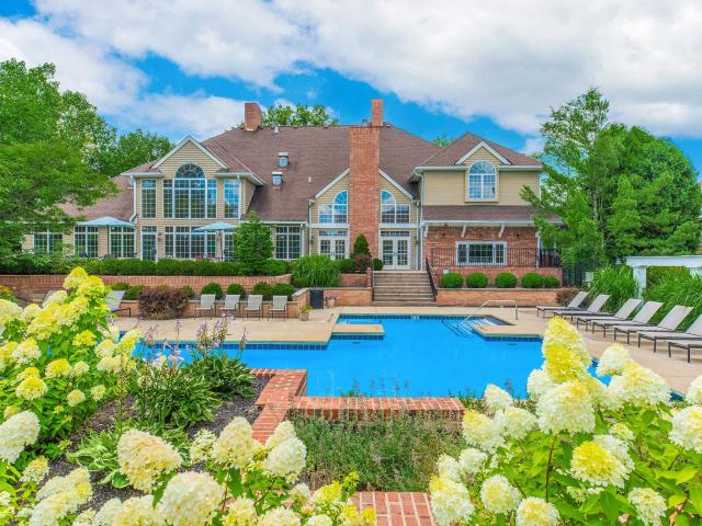 2 BR, 2 BA Apartment 26900 Amhearst Circle Unit 07 211, Beachwood, OH 44122