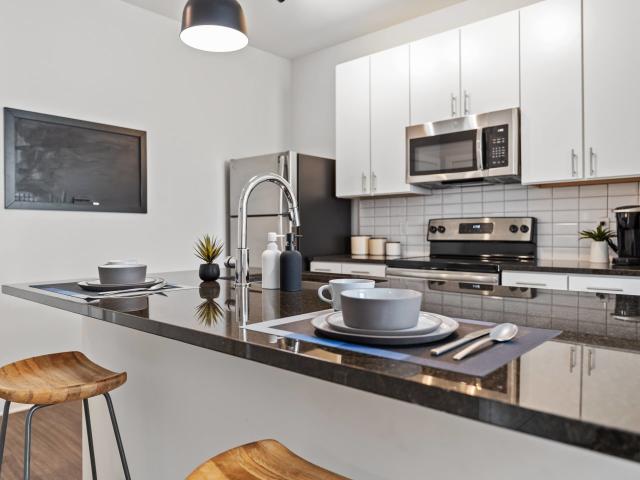 2 BR, 2 BA Apartment 2705 Mcgee Trafficway Unit 4 4111, Kansas City, MO 64108
