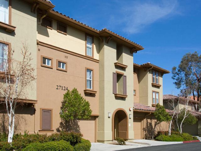 2 BR, 2 BA Apartment 27105 Silver Oak Lane Unit 1715, Canyon Country, CA 91387