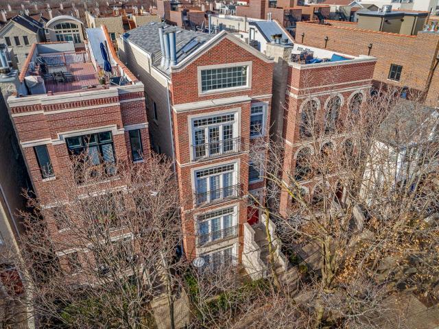 2 BR, 2 BA Apartment 2714 North Wayne Avenue Unit 2714 2, Chicago, IL 60614