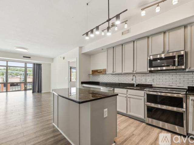 2 BR, 2 BA Apartment 2720 South Arlington Mill Drive, Unit 508, Arlington, VA 22206