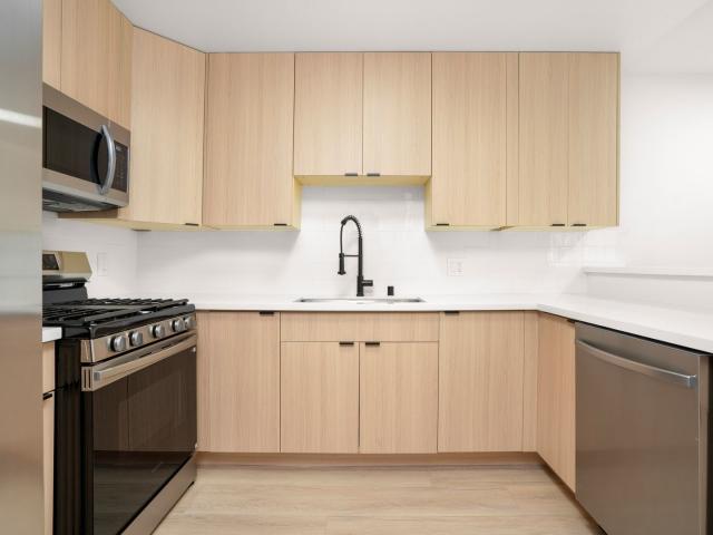 2 BR, 2 BA Apartment 2724 Abbot Kinney Boulevard Unit 203, Venice, CA 90291
