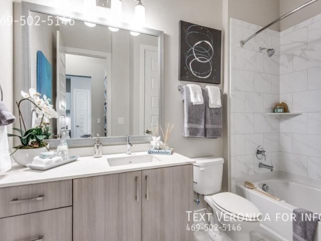 2 BR, 2 BA Apartment 2727 Inwood Rd, Dallas, TX 75235