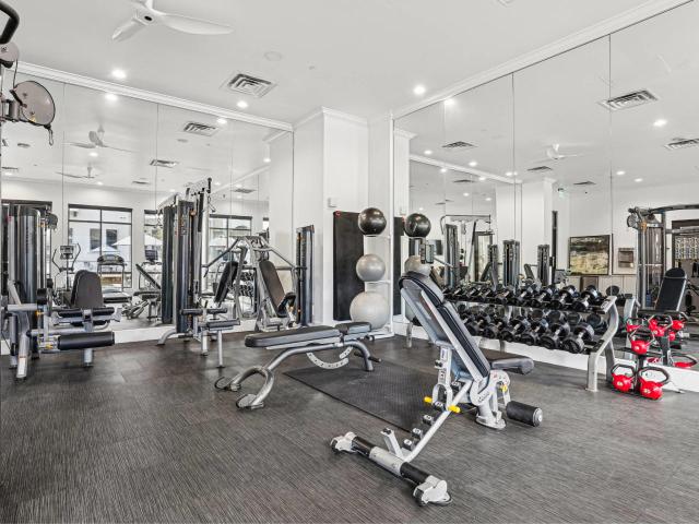2 BR, 2 BA Apartment 2728 Hood Street Unit 608, Dallas, TX 75219