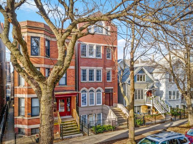 2 BR, 2 BA Apartment 2732 North Wayne Avenue Unit 2732 2, Chicago, IL 60614