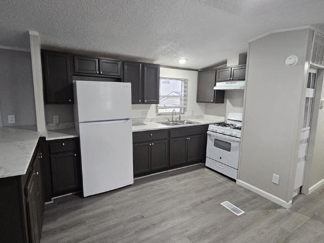 2 BR, 2 BA Apartment 2737 W. Washington Center, Fort Wayne, IN 46818
