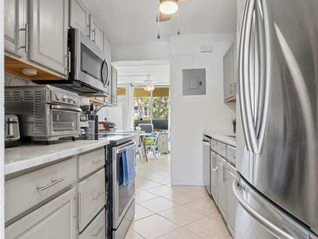 2 BR, 2 BA Apartment 2755 Northeast 28th Avenue, Lighthouse Point, FL 33064