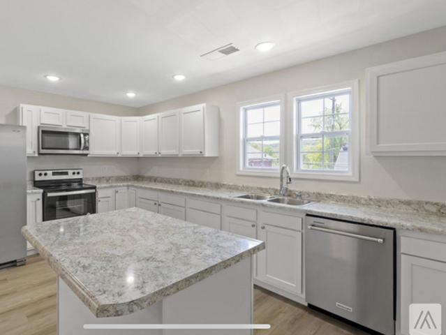 2 BR, 2 BA Apartment 275 Broadway Street, Unit A, Irvine, KY 40336