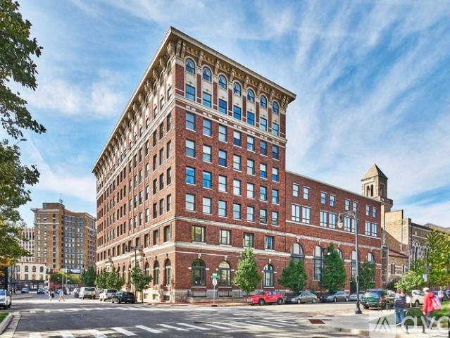 2 BR, 2 BA Apartment 27 Library Street Northeast, Unit 803, Grand Rapids, MI 49503