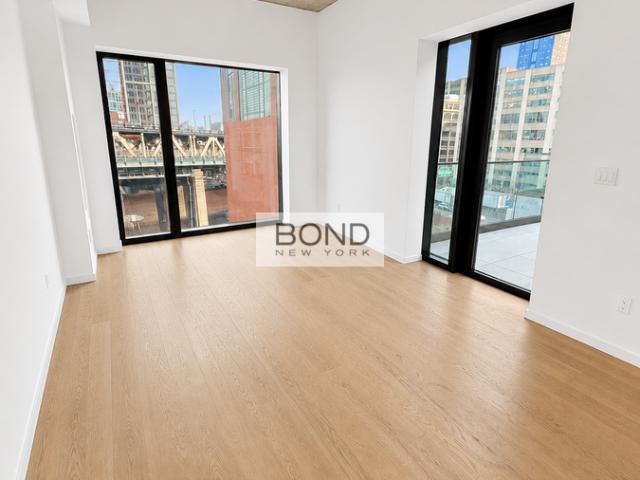 2 BR, 2 BA Apartment 27 02 43rd Avenue, Queens, NY 11101