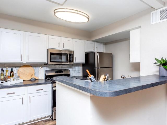 2 BR, 2 BA Apartment 2800 Herrington Woods Court Unit 03 202, Lawrenceville, GA 30044