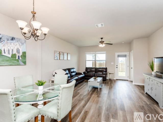 2 BR, 2 BA Apartment 2800 S Roth Ave, Gonzales, LA 70737