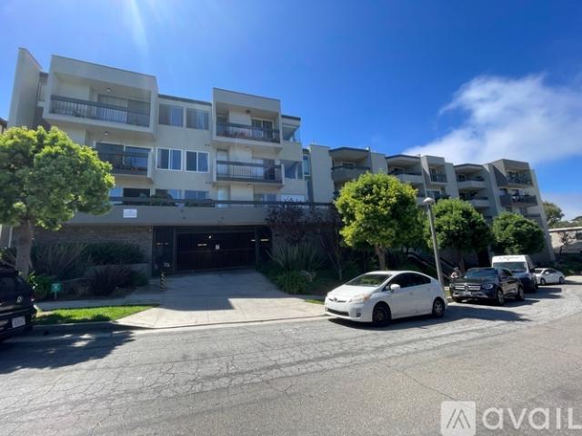 2 BR, 2 BA Apartment 28121 Highridge Rd, Unit 201, Rancho Palos Verdes, CA 90275