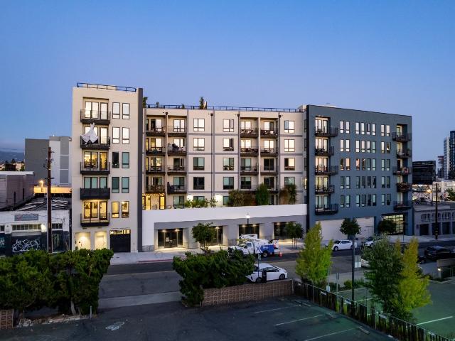 2 BR, 2 BA Apartment 2820 Broadway Unit 212W, Oakland, CA 94611