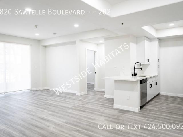 2 BR, 2 BA Apartment 2820 Sawtelle Boulevard, Los Angeles, CA 90064