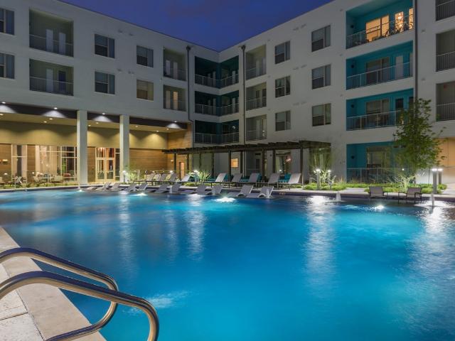2 BR, 2 BA Apartment 2825 E Martin Luther King Blvd, Austin, TX 78702