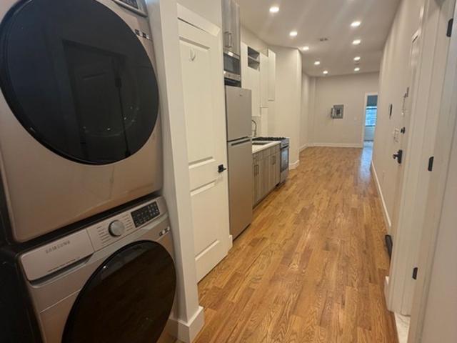 2 BR, 2 BA Apartment 282 Baldwin Ave, Unit 2R, Jersey City, NJ 07306