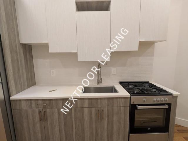 2 BR, 2 BA Apartment 282 Baldwin Ave, Jersey City, NJ 07306