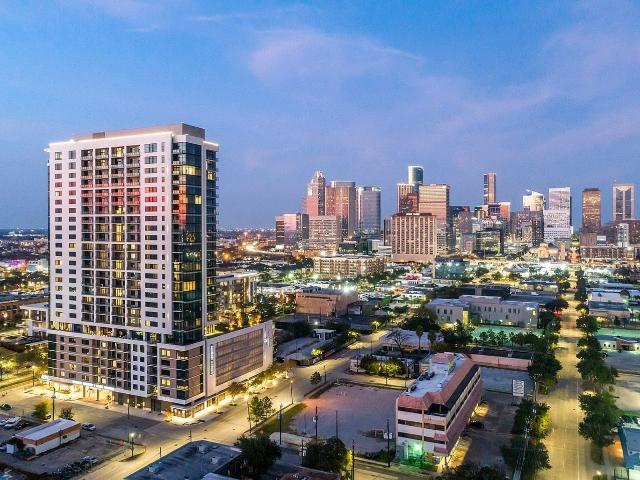 2 BR, 2 BA Apartment 2850 Fannin Street Unit 2713, Houston, TX 77002