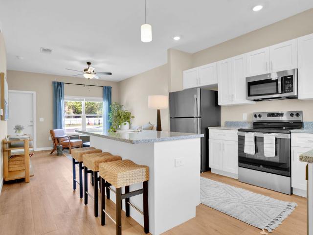2 BR, 2 BA Apartment 2850 West Lake Hamilton Drive Unit 002 226, Winter Haven, FL 33881