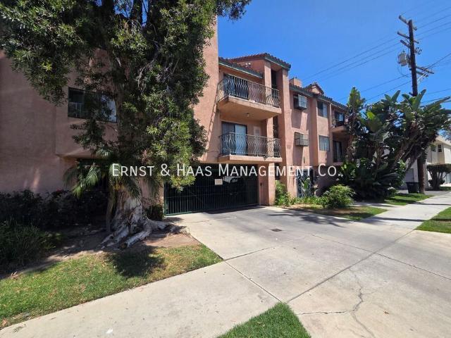 2 BR, 2 BA Apartment 28 Cerritos Ave, Long Beach, CA 90802