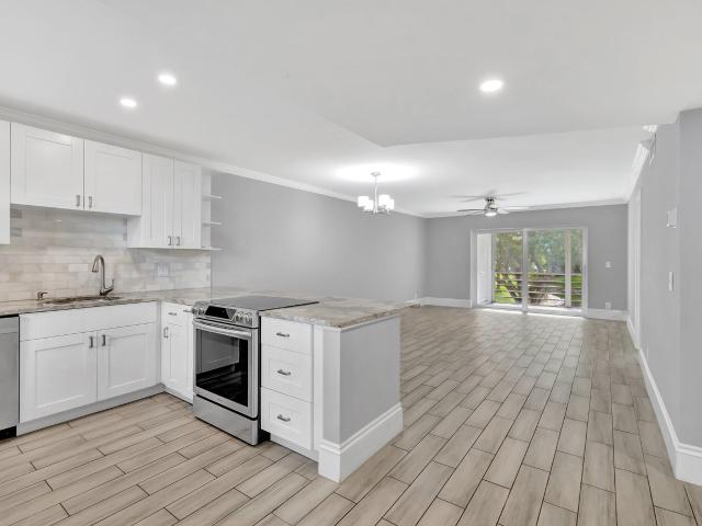2 BR, 2 BA Apartment 2900 Fiore Way, Delray Beach, FL 33445