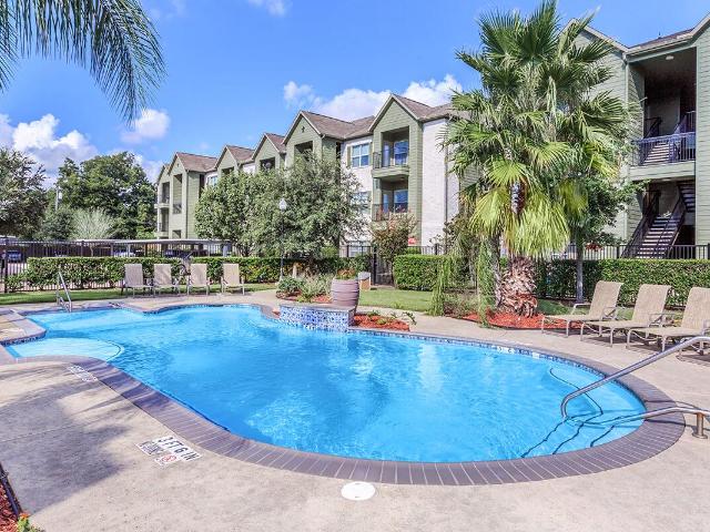 2 BR, 2 BA Apartment 2900 Nederland Ave Unit 322, Nederland, TX 77627