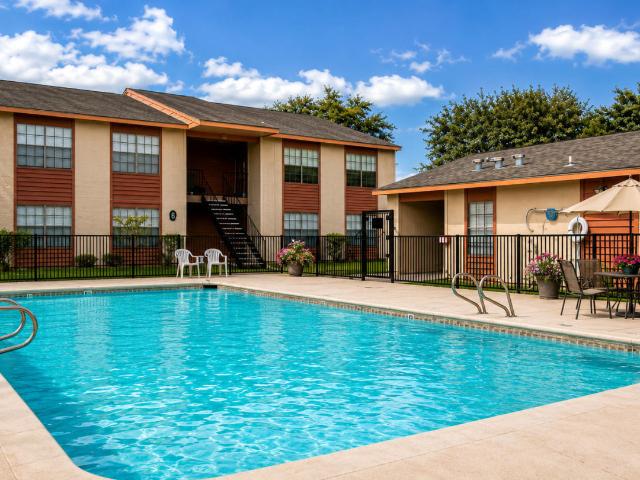 2 BR, 2 BA Apartment 2901 S Brahma Blvd Unit F7, Kingsville, TX 78363
