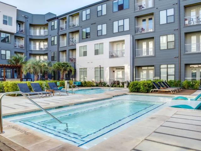 2 BR, 2 BA Apartment 2903 Manor Road, Austin, TX 78722