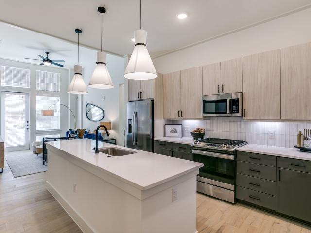 2 BR, 2 BA Apartment 2929 Oak Lawn Avenue Unit 238, Dallas, TX 75219