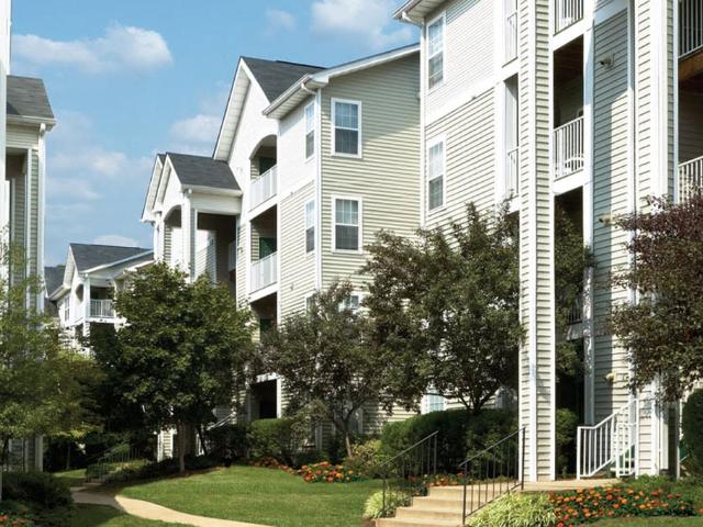 2 BR, 2 BA Apartment 2929 Stillwood Circle Unit 2929 402, Falls Church, VA 22042