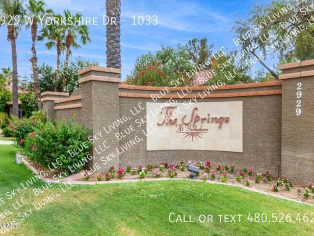 2 BR, 2 BA Apartment 2929 W Yorkshire Dr, Phoenix, AZ 85027