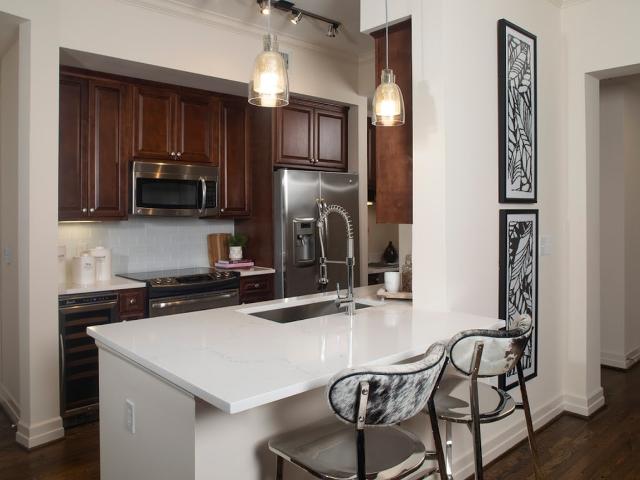 2 BR, 2 BA Apartment 2929 Westheimer Road Unit 310, Houston, TX 77098