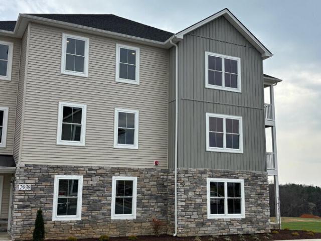 2 BR, 2 BA Apartment 2938 Locust Grove Court, Harrisonburg, VA 22801