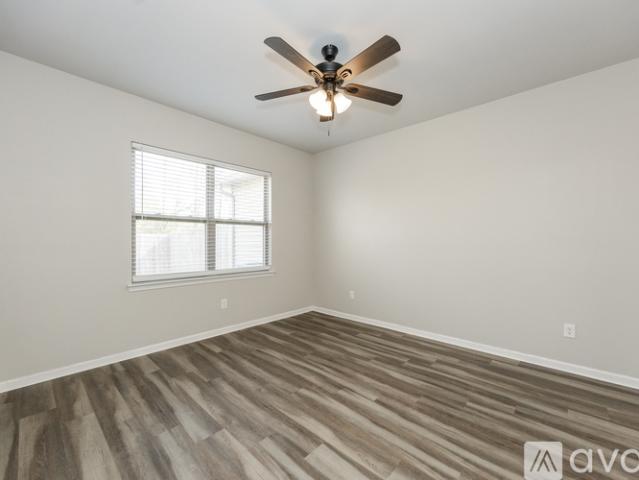 2 BR, 2 BA Apartment 2948 S Roth Ave, Unit 2948, Gonzales, LA 70737
