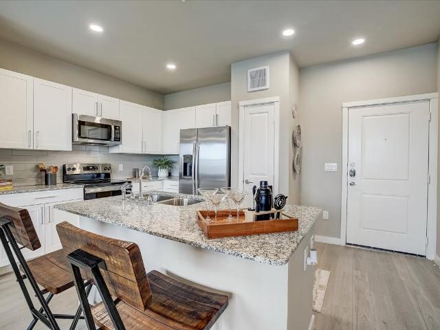 2 BR, 2 BA Apartment 295 County Road 138 Unit 12207, Hutto, TX 78634