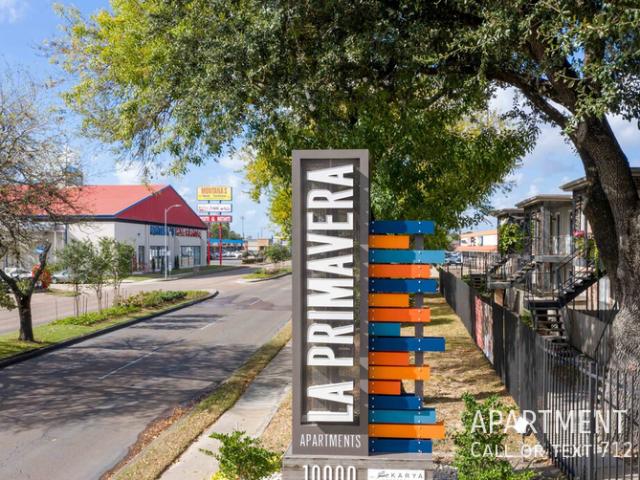 2 BR, 2 BA Apartment 295 Emnora LnÂ, Houston, TX 77080