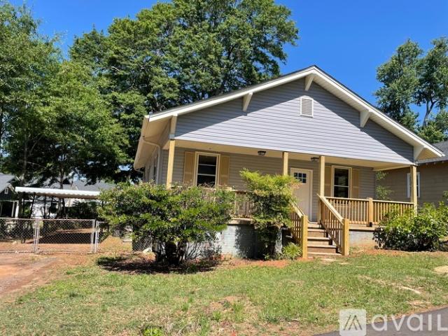 2 BR, 2 BA Apartment 298 Werts Street, Greenville, SC 29605