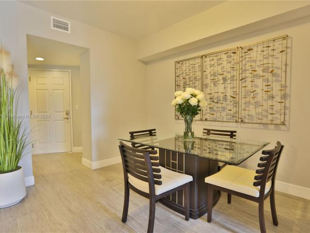 2 BR, 2 BA Apartment 2000 Salzedo Street, Coral Gables, FL 33134