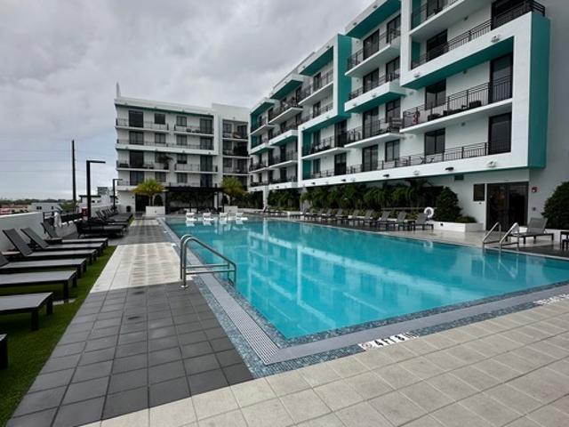2 BR, 2 BA Apartment 2001 Hollywood Blvd, Unit 865, Hollywood, FL 33020