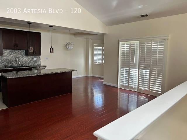 2 BR, 2 BA Apartment 2003 Artesia Blvd, Torrance, CA 90504