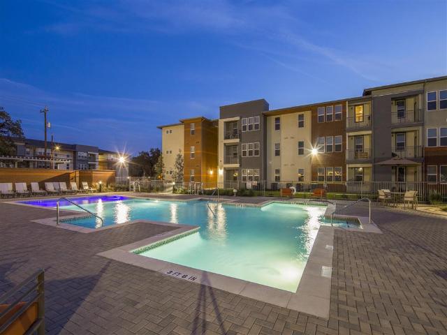 2 BR, 2 BA Apartment 2003 S. Zarzamora St Unit 2 beds, 2 baths, $1166, San Antonio, TX 78207