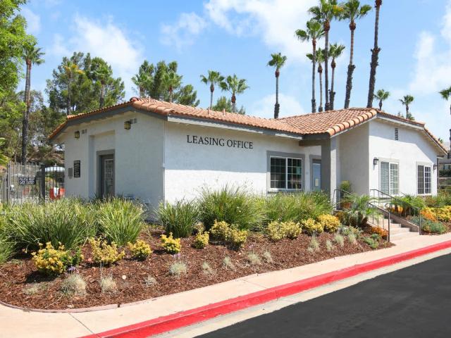 2 BR, 2 BA Apartment 20041 Osterman Road Unit K15, Lake Forest, CA 92630