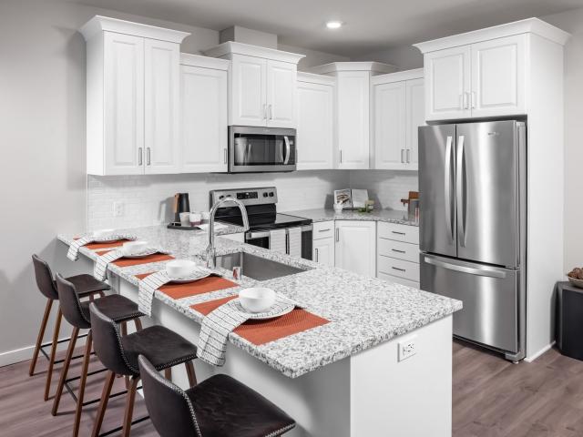 2 BR, 2 BA Apartment 200 University Ave Unit 0358, Minneapolis, MN 55414