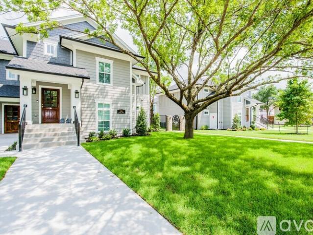 2 BR, 2 BA Apartment 200 Bryson Street, Unit 201, Waxahachie, TX 75165