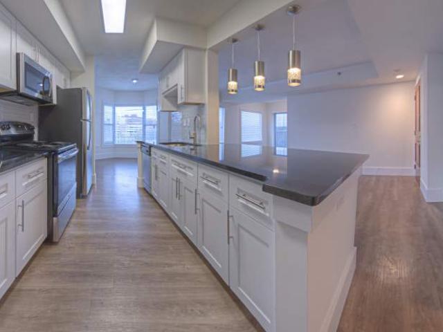 2 BR, 2 BA Apartment 200 Colonial Homes Dr NW, Atlanta, GA 30309