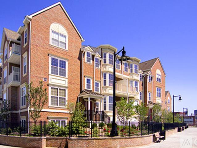 2 BR, 2 BA Apartment 200 Dey St, Unit 218, Harrison, NJ 07029